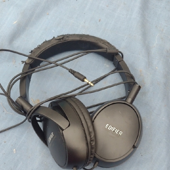 edifier | Headphones | Edifier Black Overear Headphones | Poshmark